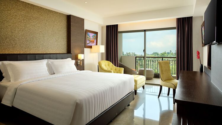 Deluxe Pool View Room